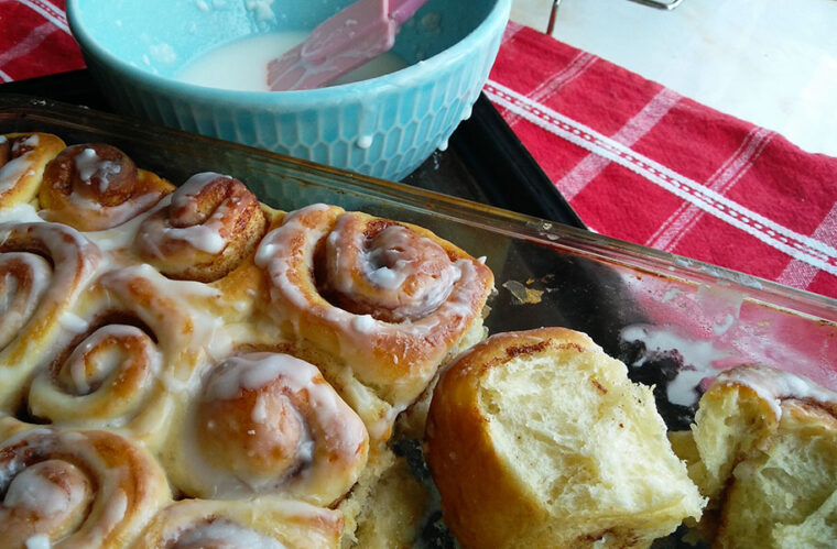 Mini Cinnamon Buns ⋆ The Gardening Foodie