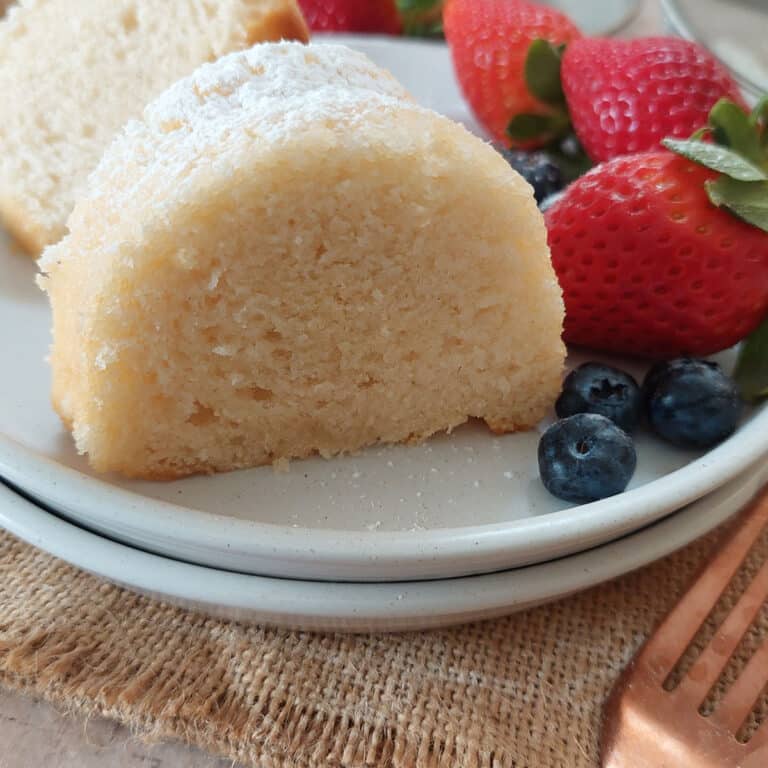 Easy Sponge cake without eggs, milk or butter ⋆ The Gardening Foodie
