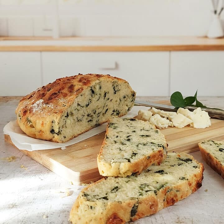 No knead Spinach and Feta Beer Bread ⋆ The Gardening Foodie